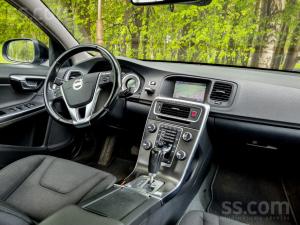 Black Volvo S60 2012 in Riga, with an engine capacity of 2.00 L and mileage of 0 thousand km for 4800 €, photo 7 on AUTOMOTO.COM.LV