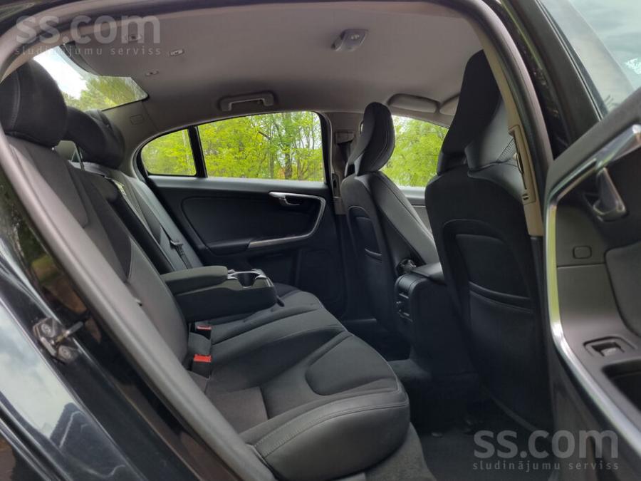 Black Volvo S60 2012 in Riga, with an engine capacity of 2.00 L and mileage of 0 thousand km for 4800 €, photo 11 on AUTOMOTO.COM.LV