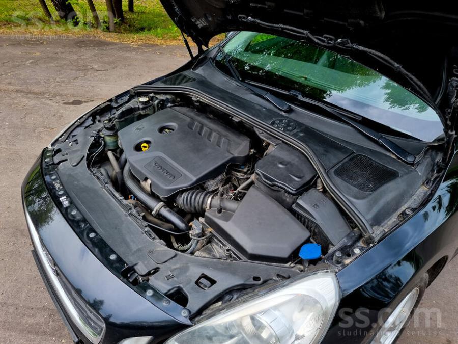 Black Volvo S60 2012 in Riga, with an engine capacity of 2.00 L and mileage of 0 thousand km for 4800 €, photo 14 on AUTOMOTO.COM.LV