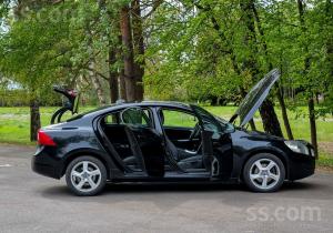 Black Volvo S60 2012 in Riga, with an engine capacity of 2.00 L and mileage of 0 thousand km for 4800 €, photo 16 on AUTOMOTO.COM.LV