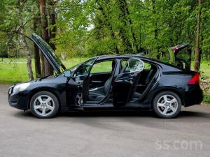 Black Volvo S60 2012 in Riga, with an engine capacity of 2.00 L and mileage of 0 thousand km for 4800 €, photo 18 on AUTOMOTO.COM.LV