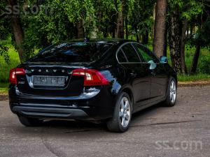 Black Volvo S60 2012 in Riga, with an engine capacity of 2.00 L and mileage of 0 thousand km for 4800 €, photo 24 on AUTOMOTO.COM.LV