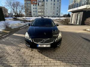 Melns Volvo S60 2012 Viļņa, ar dzinēja tilpumu 2.50 L un nobraukumu 220 tūkst. km par 4800 €, foto 3 vietnē AUTOMOTO.COM.LV