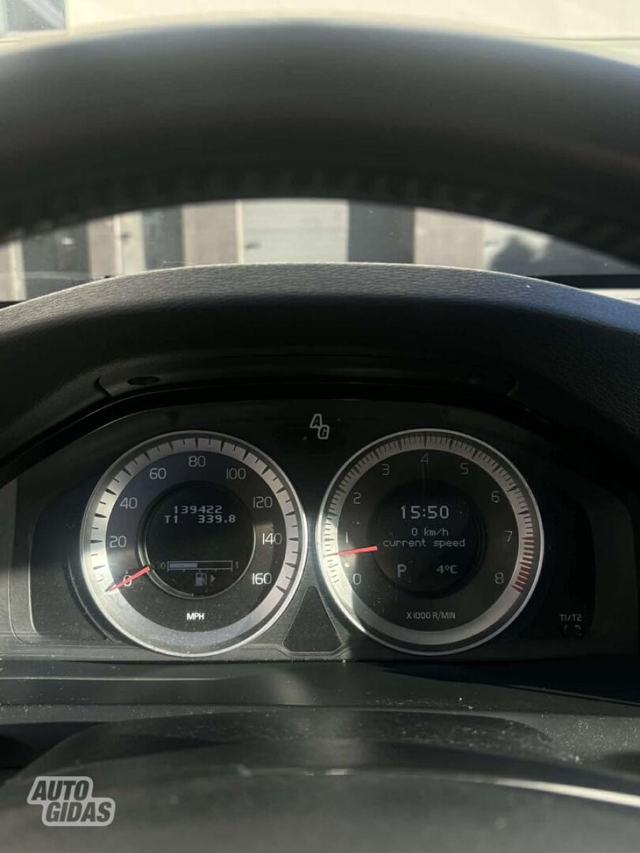 Melns Volvo S60 2012 Viļņa, ar dzinēja tilpumu 2.50 L un nobraukumu 220 tūkst. km par 4800 €, foto 12 vietnē AUTOMOTO.COM.LV