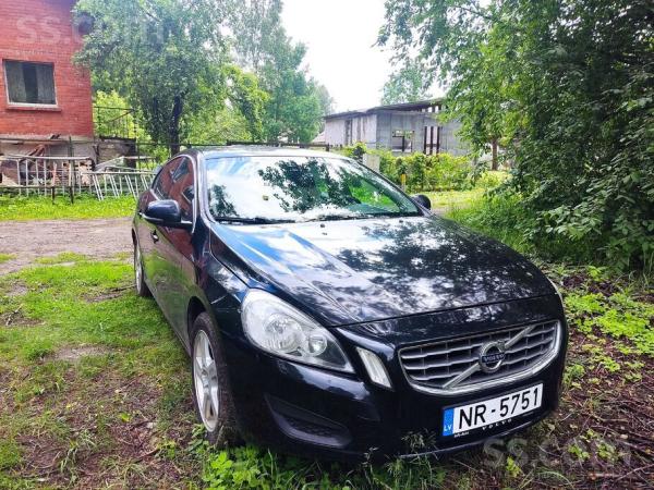 Black Volvo S60 2012 in Riga, with an engine capacity of 2.00 L and mileage of 165 thousand km for 5500 €, photo 1 on AUTOMOTO.COM.LV