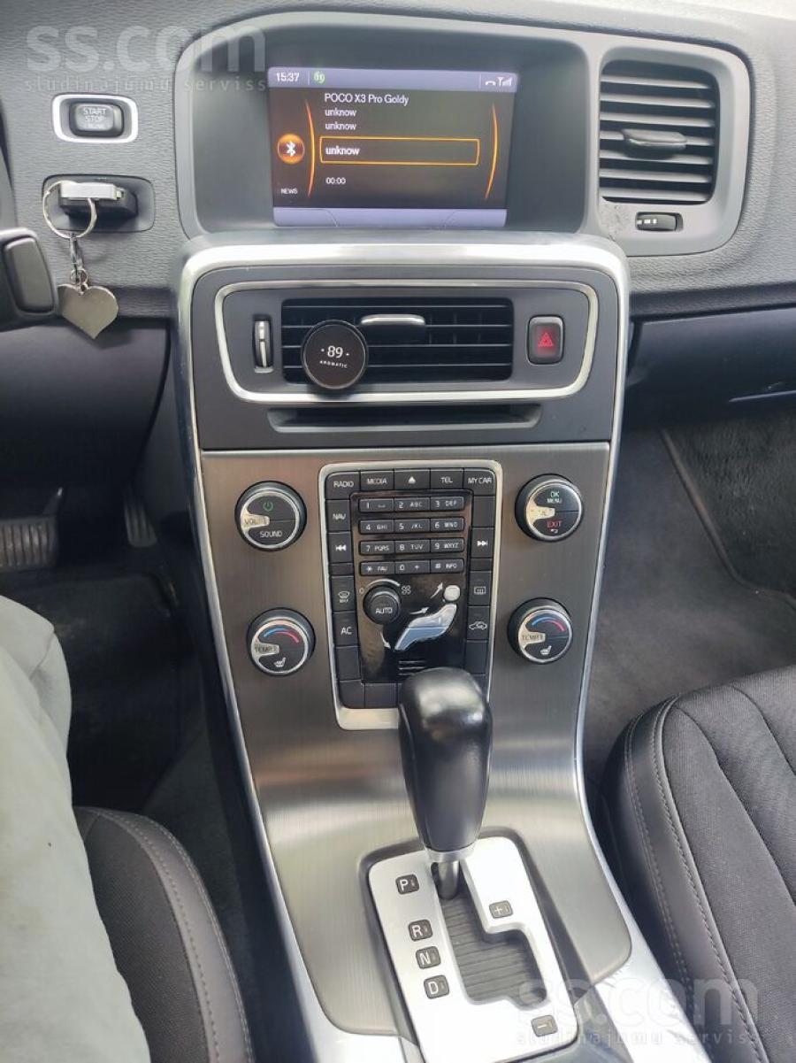Melns Volvo S60 2012 Rīga, ar dzinēja tilpumu 2.00 L un nobraukumu 165 tūkst. km par 5500 €, foto 6 vietnē AUTOMOTO.COM.LV