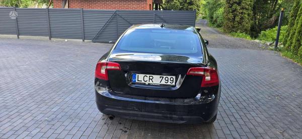 Black Volvo S60 2012 in Vilnius, with an engine capacity of 1.98 L and mileage of 242 thousand km for 4800 €, photo 4 on AUTOMOTO.COM.LV