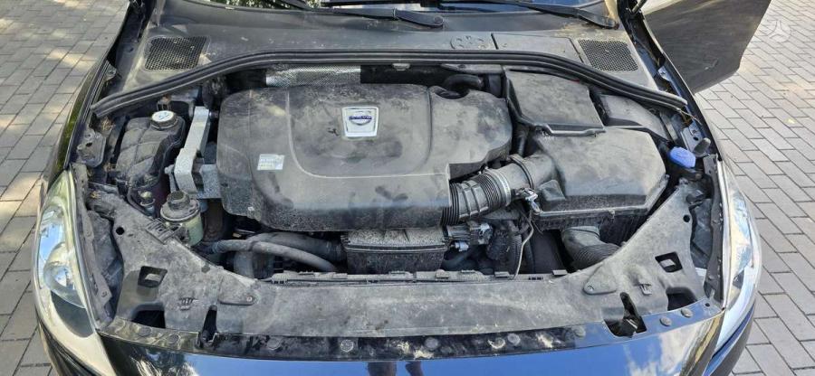 Black Volvo S60 2012 in Vilnius, with an engine capacity of 1.98 L and mileage of 242 thousand km for 4800 €, photo 18 on AUTOMOTO.COM.LV
