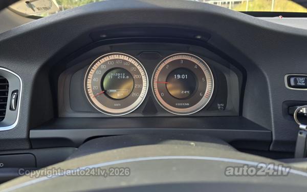 Black Volvo S60 2012 in Tallinn, with an engine capacity of 1.60 L and mileage of 312 thousand km for 6700 €, photo 8 on AUTOMOTO.COM.LV