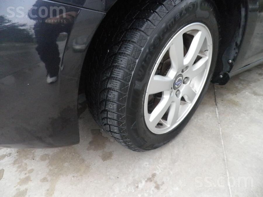 Black Volvo S60 2012 in Cesis, with an engine capacity of 1.60 L and mileage of 240 thousand km for 5990 €, photo 7 on AUTOMOTO.COM.LV
