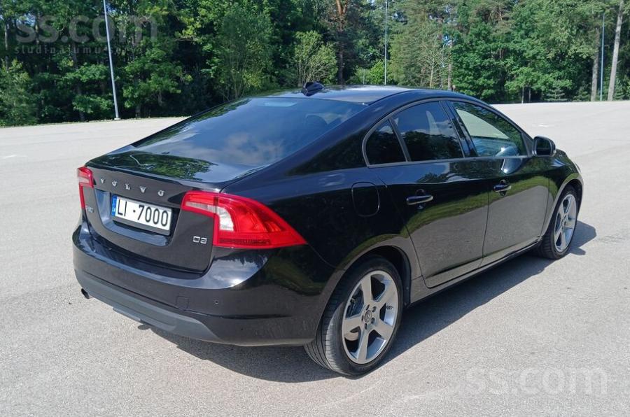 Melns Volvo S60 2012 Madona, ar dzinēja tilpumu 2.00 L un nobraukumu 312 tūkst. km par 5500 €, foto 5 vietnē AUTOMOTO.COM.LV
