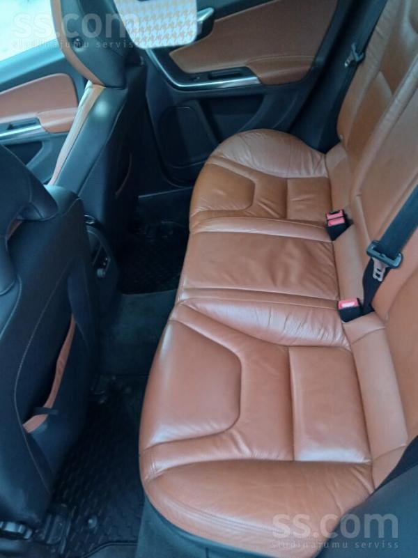 Melns Volvo S60 2012 Madona, ar dzinēja tilpumu 2.00 L un nobraukumu 312 tūkst. km par 5500 €, foto 6 vietnē AUTOMOTO.COM.LV
