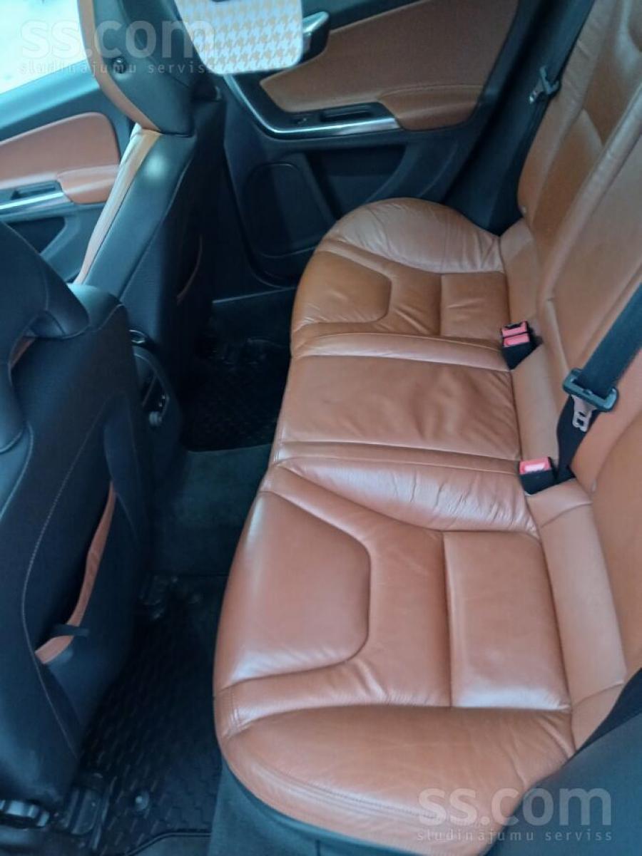 Melns Volvo S60 2012 Madona, ar dzinēja tilpumu 2.00 L un nobraukumu 312 tūkst. km par 5500 €, foto 7 vietnē AUTOMOTO.COM.LV
