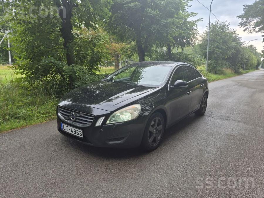 Black Volvo S60 2012 in Jurmala, with an engine capacity of 2.00 L and mileage of 266 thousand km for 4200 €, photo 3 on AUTOMOTO.COM.LV