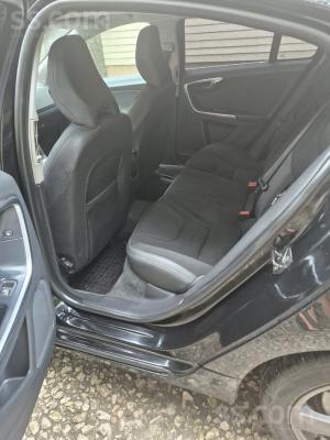 Black Volvo S60 2012 in Jurmala, with an engine capacity of 2.00 L and mileage of 266 thousand km for 4200 €, photo 15 on AUTOMOTO.COM.LV
