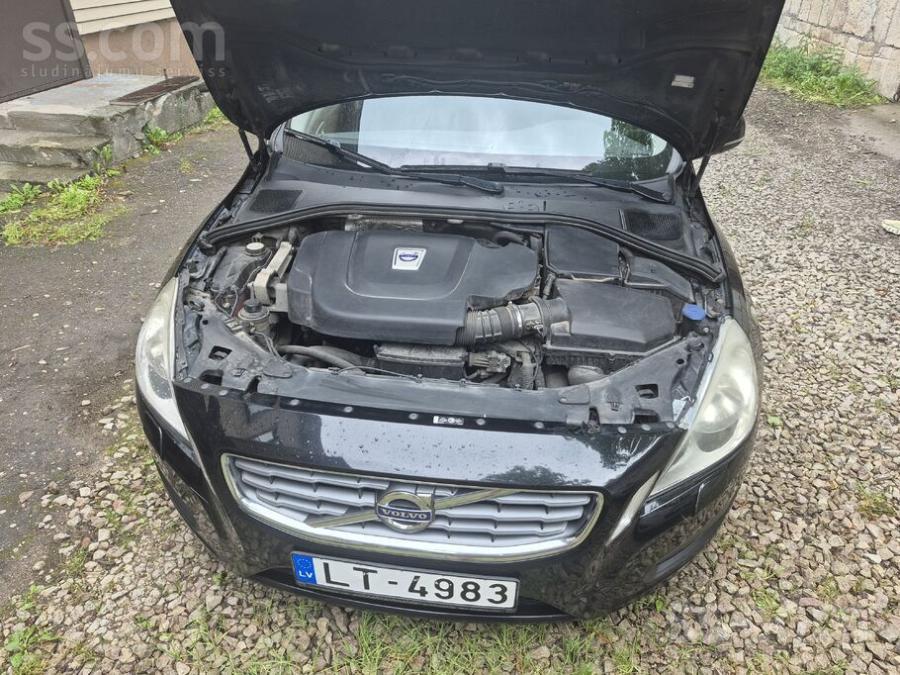 Black Volvo S60 2012 in Jurmala, with an engine capacity of 2.00 L and mileage of 266 thousand km for 4200 €, photo 17 on AUTOMOTO.COM.LV