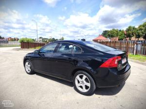 Melns Volvo S60 2012 Marijampole, ar dzinēja tilpumu 2.00 L un nobraukumu 338 tūkst. km par 4600 €, foto 5 vietnē AUTOMOTO.COM.LV