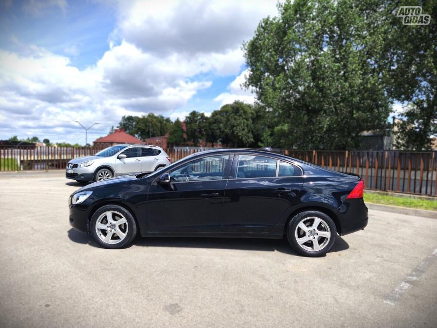 Melns Volvo S60 2012 Marijampole, ar dzinēja tilpumu 2.00 L un nobraukumu 338 tūkst. km par 4600 €, foto 6 vietnē AUTOMOTO.COM.LV