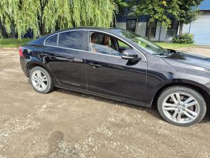 Black Volvo S60 2012 in Alytus, with an engine capacity of 2.50 L and mileage of 323 thousand km for 4950 €, photo 5 on AUTOMOTO.COM.LV