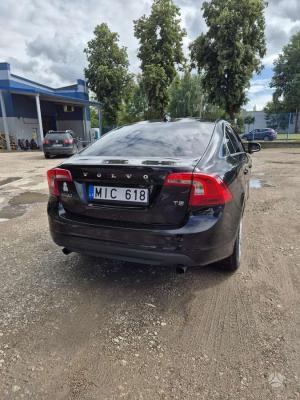 Black Volvo S60 2012 in Alytus, with an engine capacity of 2.50 L and mileage of 323 thousand km for 4950 €, photo 7 on AUTOMOTO.COM.LV