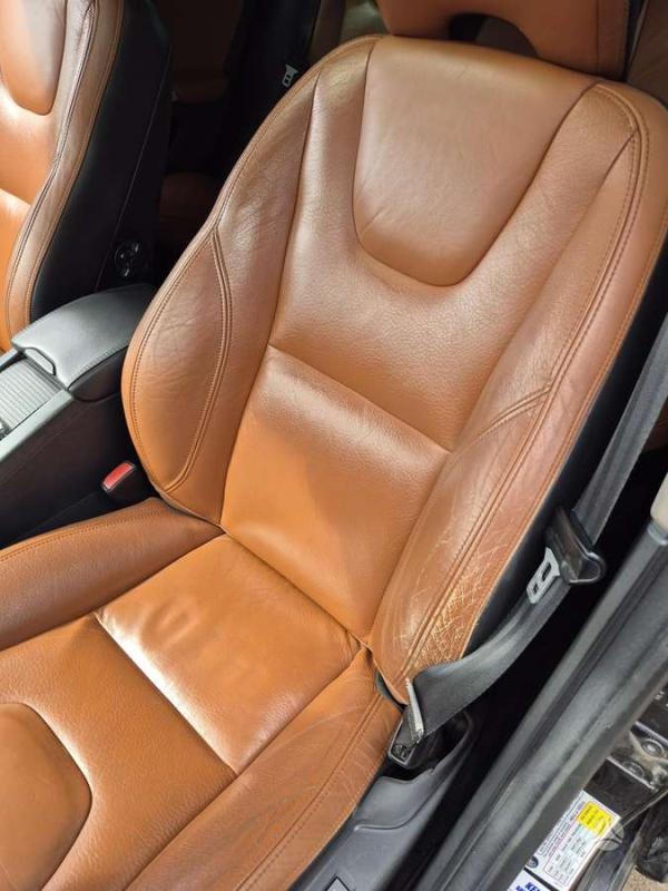 Melns Volvo S60 2012 Alīta, ar dzinēja tilpumu 2.50 L un nobraukumu 323 tūkst. km par 4950 €, foto 10 vietnē AUTOMOTO.COM.LV
