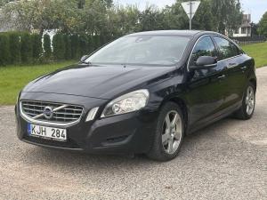 Melns Volvo S60 2012 Mažeikiai, ar dzinēja tilpumu 2.00 L un nobraukumu 254 tūkst. km par 6450 €, foto  vietnē AUTOMOTO.COM.LV