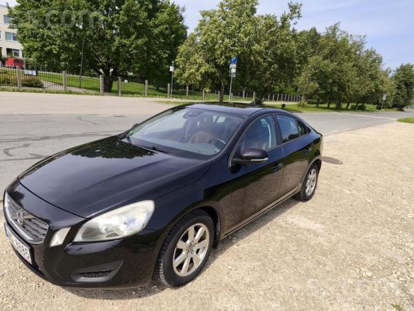 Black Volvo S60 2012 in Riga, with an engine capacity of 1.60 L and mileage of 307 thousand km for 4800 €, photo 2 on AUTOMOTO.COM.LV