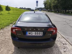 Black Volvo S60 2012 in Riga, with an engine capacity of 1.60 L and mileage of 307 thousand km for 4800 €, photo 4 on AUTOMOTO.COM.LV