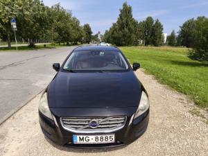 Black Volvo S60 2012 in Riga, with an engine capacity of 1.60 L and mileage of 307 thousand km for 4800 €, photo 5 on AUTOMOTO.COM.LV