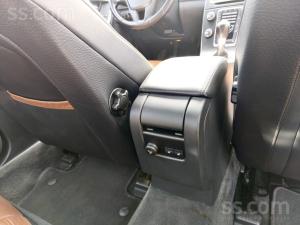 Black Volvo S60 2012 in Riga, with an engine capacity of 1.60 L and mileage of 307 thousand km for 4800 €, photo 10 on AUTOMOTO.COM.LV