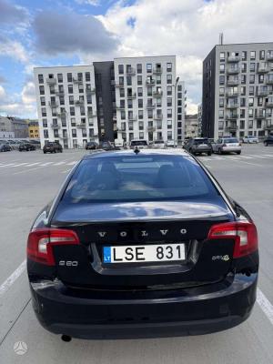 Black Volvo S60 2012 in Vilnius, with an engine capacity of 1.56 L and mileage of 286 thousand km for 4800 €, photo 5 on AUTOMOTO.COM.LV