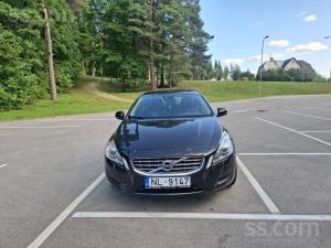 Black Volvo S60 2012 in Aluksne, with an engine capacity of 2.00 L and mileage of 222 thousand km for 5900 €, photo  on AUTOMOTO.COM.LV