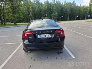 Melns Volvo S60 2012 Alūksne, ar dzinēja tilpumu 2.00 L un nobraukumu 222 tūkst. km par 5900 €, foto 4 vietnē AUTOMOTO.COM.LV