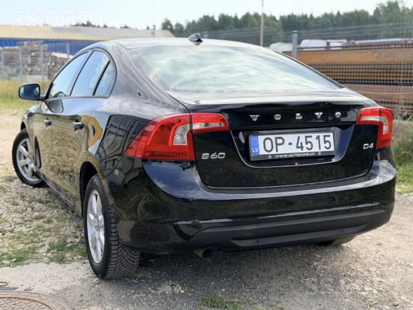 Melns Volvo S60 2012 Rīga, ar dzinēja tilpumu 2.00 L un nobraukumu 281 tūkst. km par 6500 €, foto 2 vietnē AUTOMOTO.COM.LV