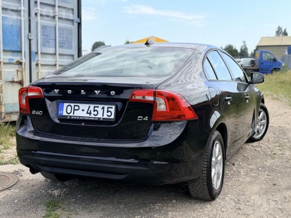 Melns Volvo S60 2012 Rīga, ar dzinēja tilpumu 2.00 L un nobraukumu 281 tūkst. km par 6500 €, foto 4 vietnē AUTOMOTO.COM.LV