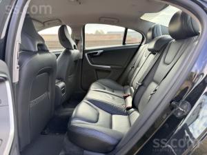 Melns Volvo S60 2012 Rīga, ar dzinēja tilpumu 2.00 L un nobraukumu 281 tūkst. km par 6500 €, foto 7 vietnē AUTOMOTO.COM.LV
