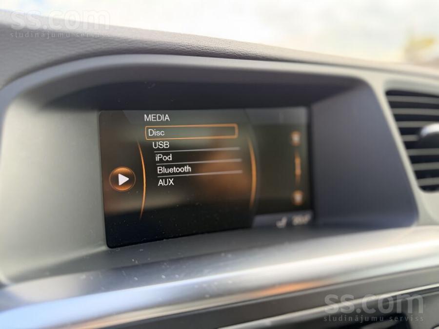 Melns Volvo S60 2012 Rīga, ar dzinēja tilpumu 2.00 L un nobraukumu 281 tūkst. km par 6500 €, foto 14 vietnē AUTOMOTO.COM.LV