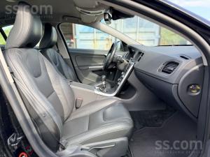 Melns Volvo S60 2012 Rīga, ar dzinēja tilpumu 2.00 L un nobraukumu 281 tūkst. km par 6500 €, foto 21 vietnē AUTOMOTO.COM.LV
