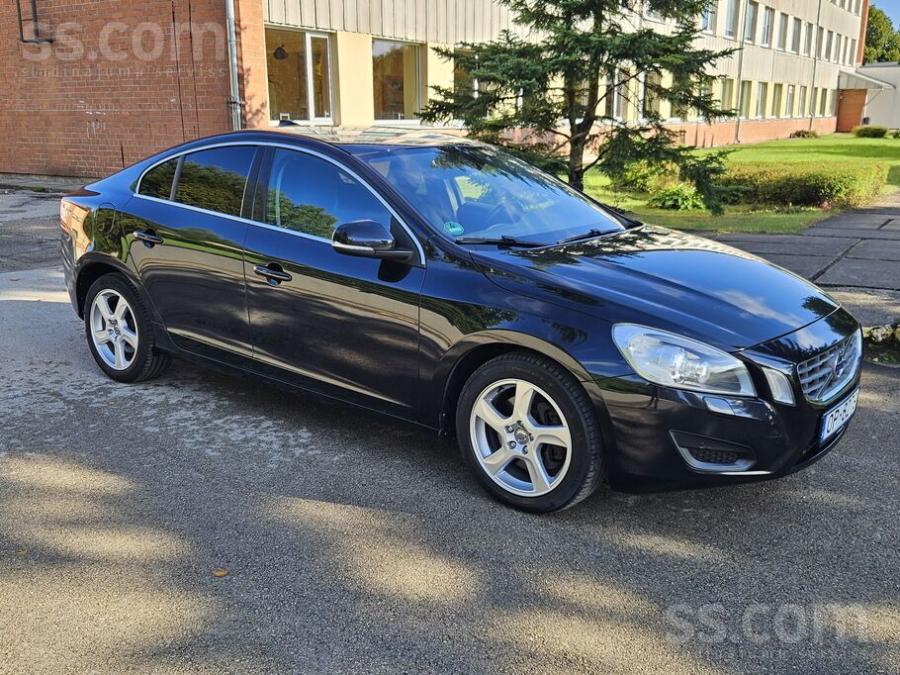 Melns Volvo S60 2012 Jēkabpils, ar dzinēja tilpumu 2.40 L un nobraukumu 263 tūkst. km par 6890 €, foto 6 vietnē AUTOMOTO.COM.LV