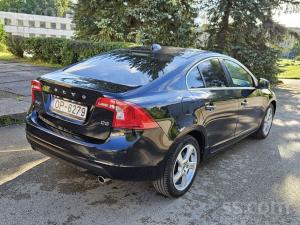 Melns Volvo S60 2012 Jēkabpils, ar dzinēja tilpumu 2.40 L un nobraukumu 263 tūkst. km par 6890 €, foto 9 vietnē AUTOMOTO.COM.LV