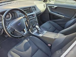 Melns Volvo S60 2012 Jēkabpils, ar dzinēja tilpumu 2.40 L un nobraukumu 263 tūkst. km par 6890 €, foto 14 vietnē AUTOMOTO.COM.LV