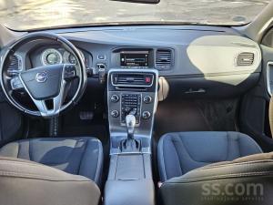 Melns Volvo S60 2012 Jēkabpils, ar dzinēja tilpumu 2.40 L un nobraukumu 263 tūkst. km par 6890 €, foto 20 vietnē AUTOMOTO.COM.LV