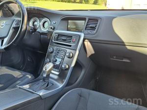 Melns Volvo S60 2012 Jēkabpils, ar dzinēja tilpumu 2.40 L un nobraukumu 263 tūkst. km par 6890 €, foto 21 vietnē AUTOMOTO.COM.LV
