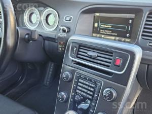Melns Volvo S60 2012 Jēkabpils, ar dzinēja tilpumu 2.40 L un nobraukumu 263 tūkst. km par 6890 €, foto 23 vietnē AUTOMOTO.COM.LV
