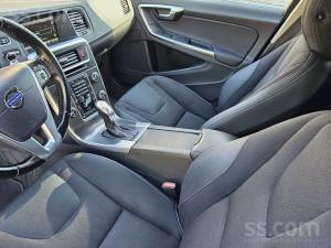Melns Volvo S60 2012 Jēkabpils, ar dzinēja tilpumu 2.40 L un nobraukumu 263 tūkst. km par 6890 €, foto 24 vietnē AUTOMOTO.COM.LV