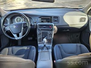Melns Volvo S60 2012 Jēkabpils, ar dzinēja tilpumu 2.40 L un nobraukumu 263 tūkst. km par 6890 €, foto 30 vietnē AUTOMOTO.COM.LV