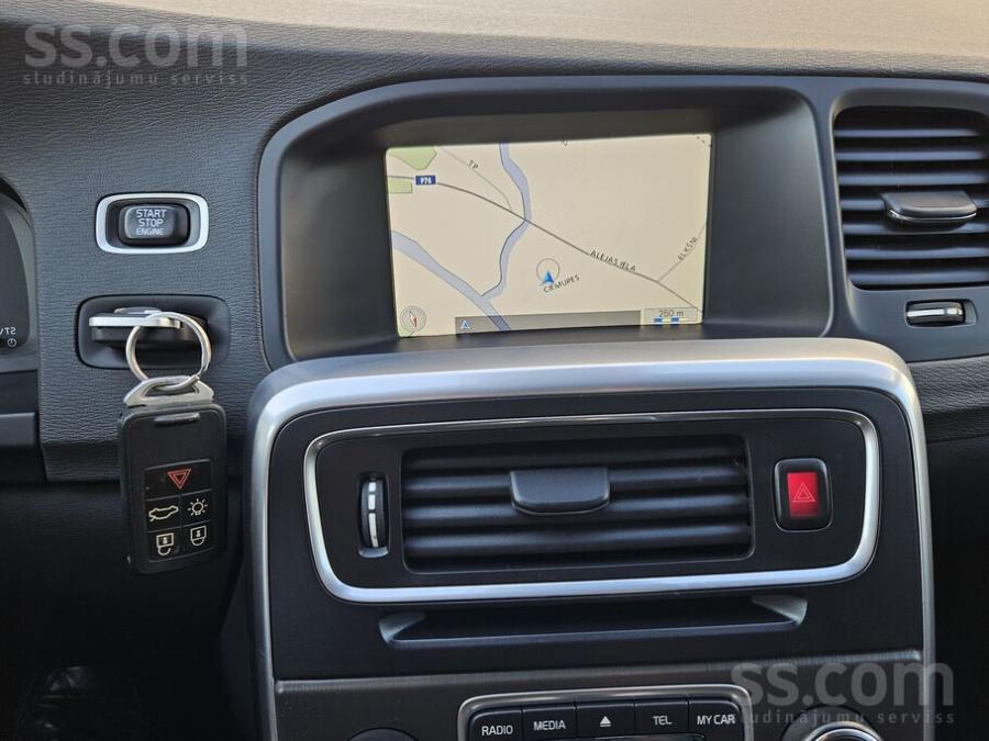 Melns Volvo S60 2012 Jēkabpils, ar dzinēja tilpumu 2.40 L un nobraukumu 263 tūkst. km par 6890 €, foto 32 vietnē AUTOMOTO.COM.LV