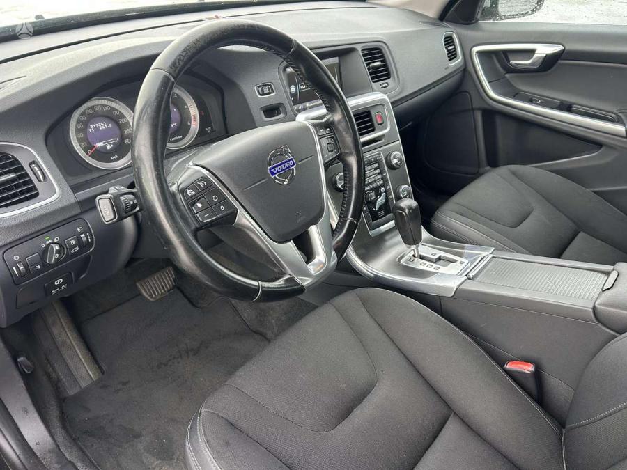 Melns Volvo S60 2012 Viļņa, ar dzinēja tilpumu 1.98 L un nobraukumu 319 tūkst. km par 6700 €, foto 8 vietnē AUTOMOTO.COM.LV