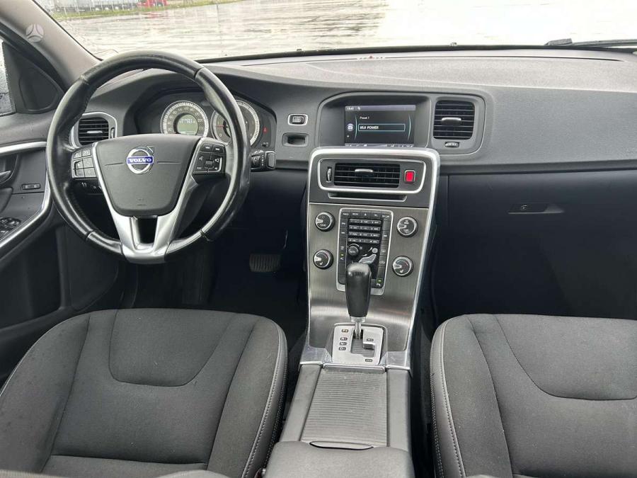 Melns Volvo S60 2012 Viļņa, ar dzinēja tilpumu 1.98 L un nobraukumu 319 tūkst. km par 6700 €, foto 13 vietnē AUTOMOTO.COM.LV