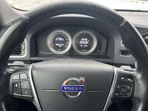Melns Volvo S60 2012 Viļņa, ar dzinēja tilpumu 1.98 L un nobraukumu 319 tūkst. km par 6700 €, foto 22 vietnē AUTOMOTO.COM.LV